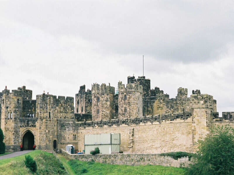 Alnwick Castle - UNITED KINGDOM: Get the Detail of Alnwick Castle on ...